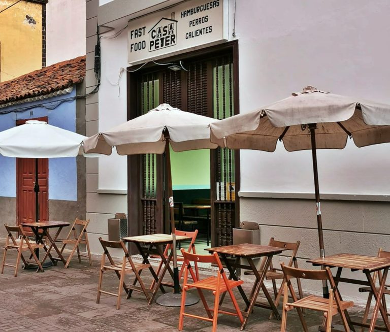 Adiós a los míticos perritos calientes de Casa Peter en La Laguna: el ...